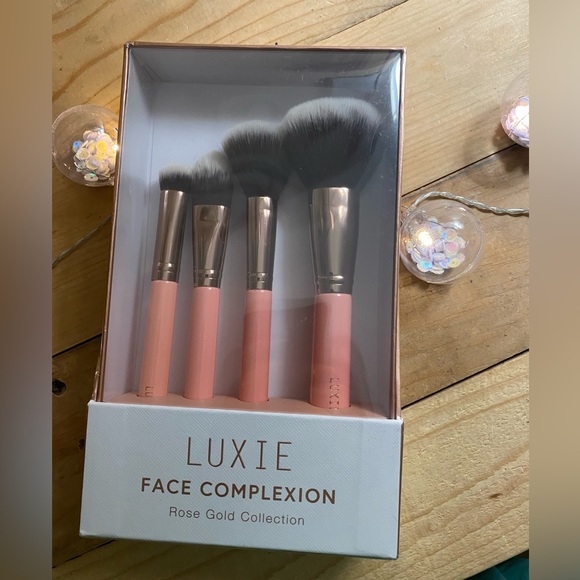 Luxie | Makeup | Luxie Face Complexion Brush Set Rose Gold New | Poshmark